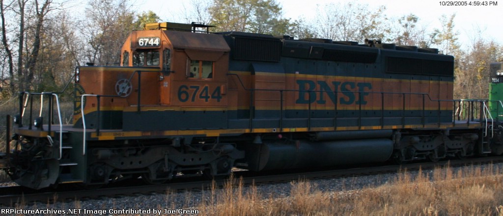 BNSF 6744